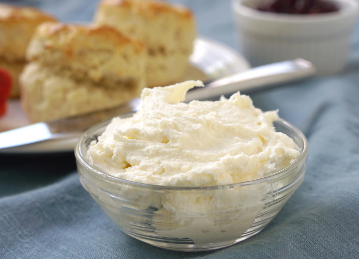 Rich and Creamy Clotted Cream Recipe and 7 FAQ (The Most Delicious ...